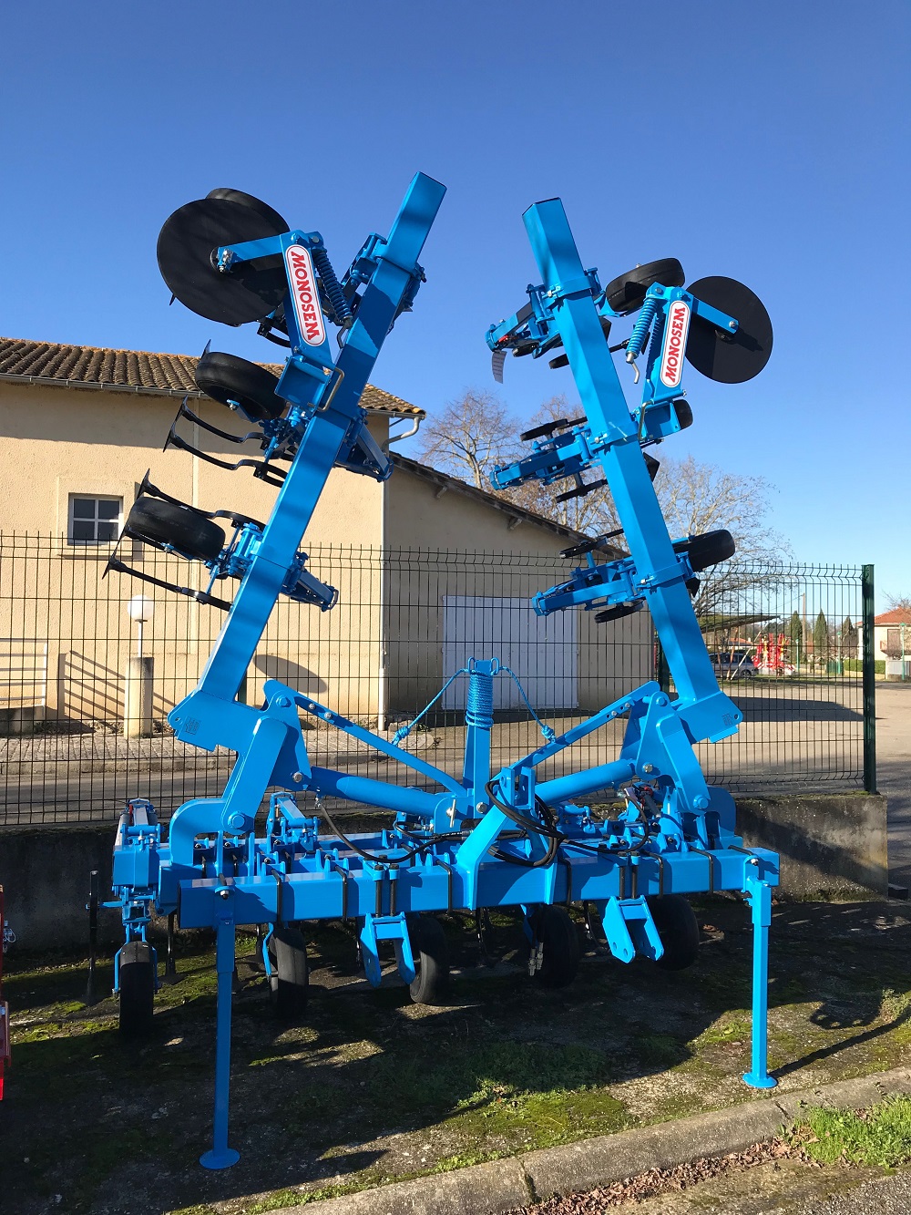 Ets Lafforgue - Vente de Bineuse Monosem Multicrop. Concession agricole